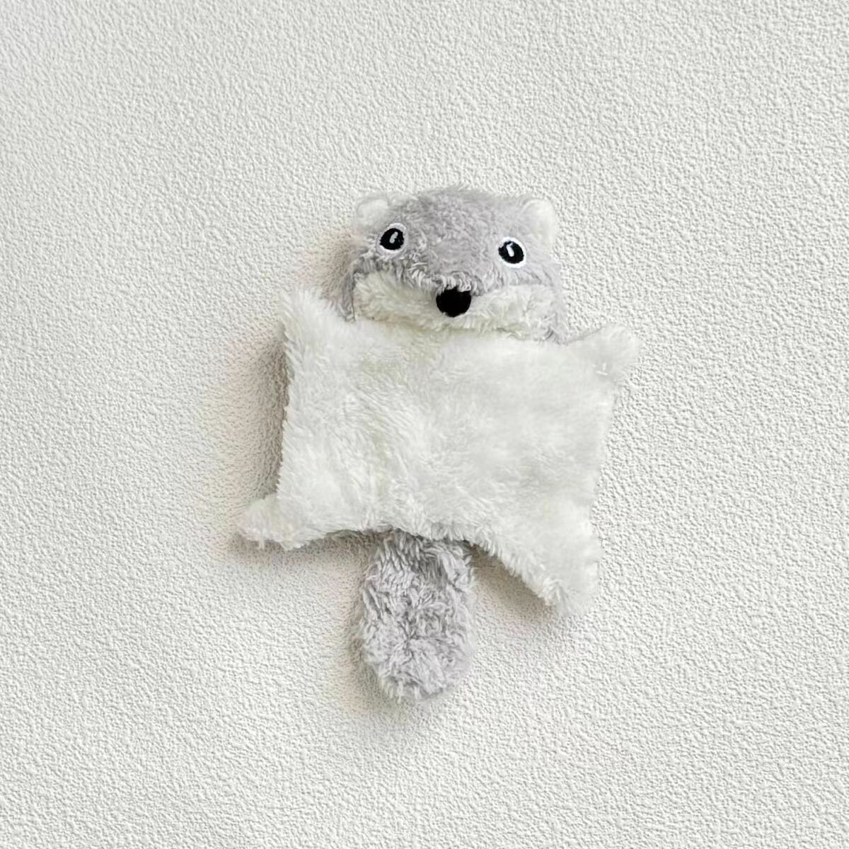 Игрушка для кошек, милый плюшевый летающий белка, содержит писклявую бумагу, забавная игрушка для кошек, чтобы