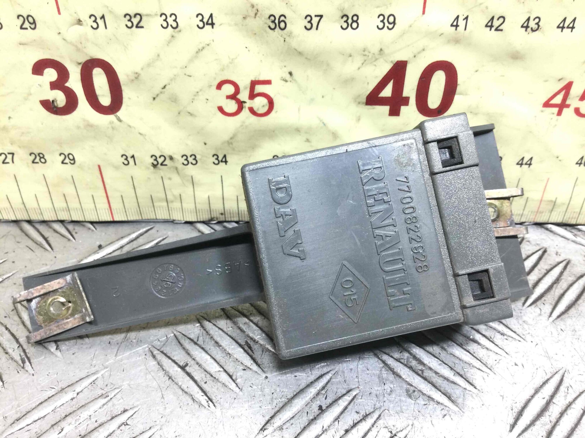 Б/У Блок управления стеклоподъемниками Renault Master 2 поколение [рестайлинг] (2003-2006) 2004 г.