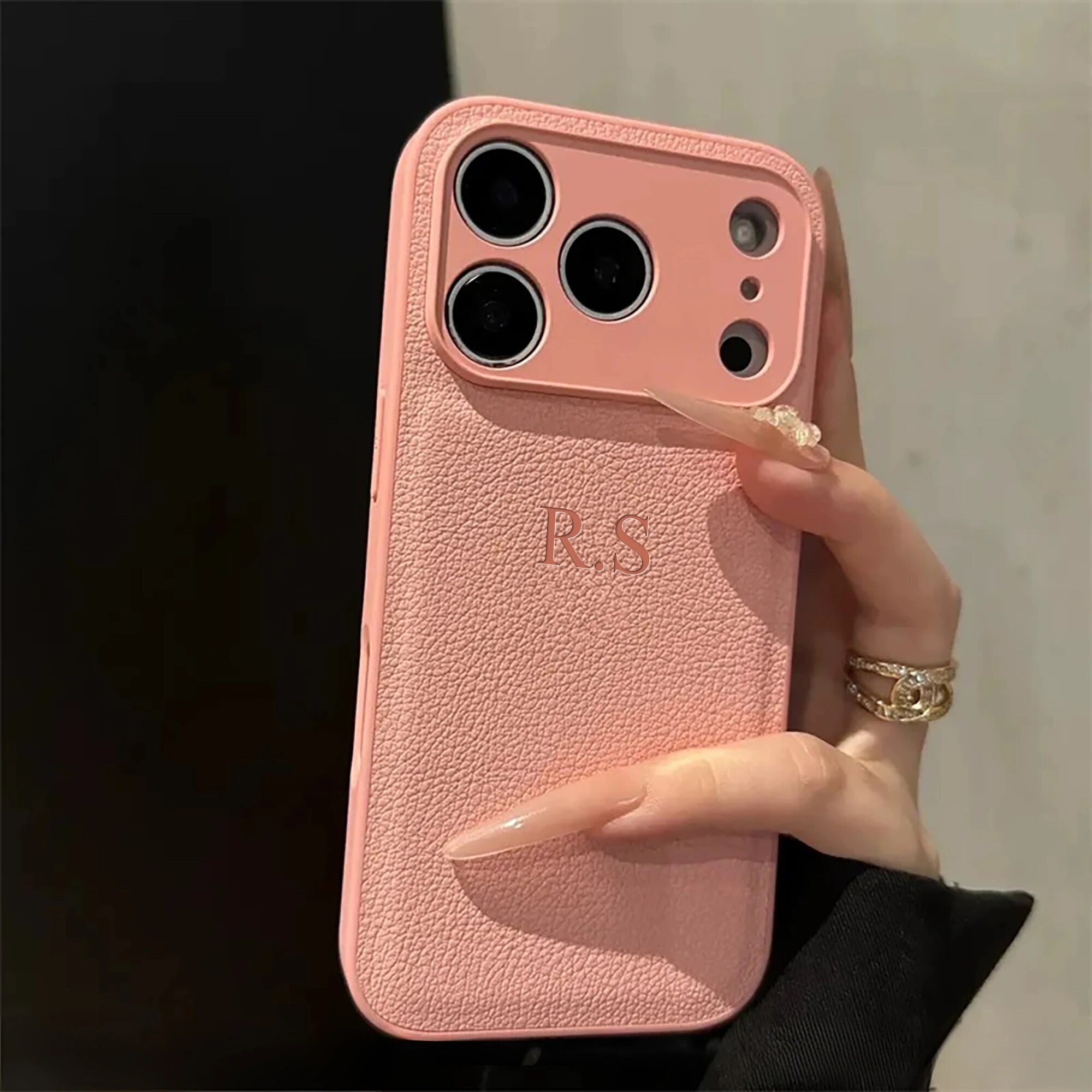 Розовый чехол для iPhone 13 из искусственной кожи с R.S.