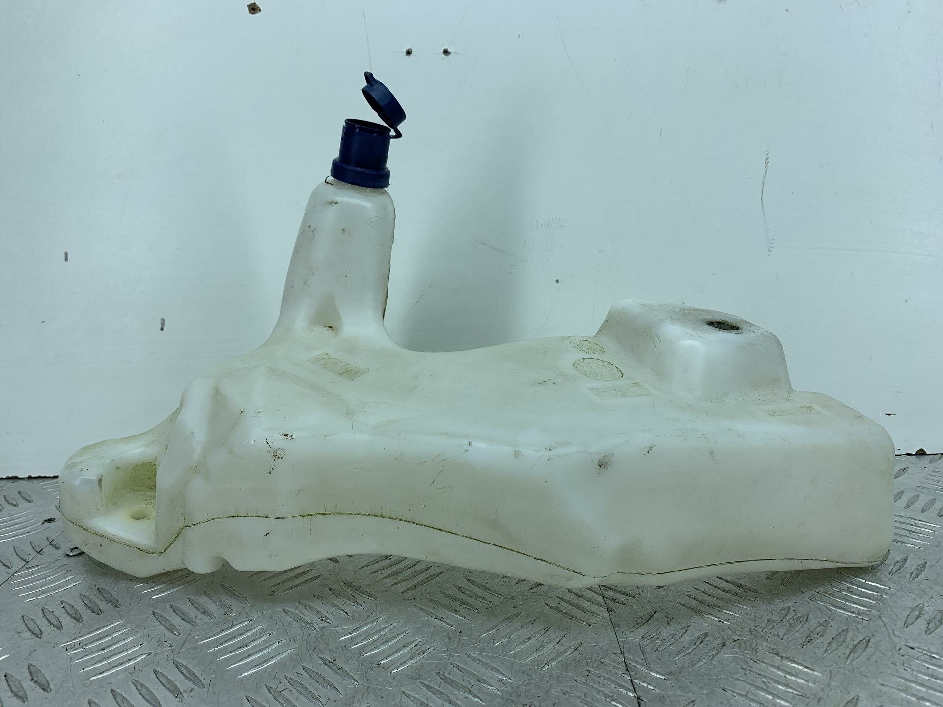 Бачок омывателя Fiat Idea 2010