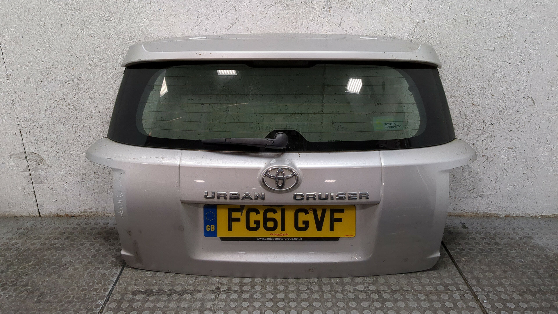 Крышка (дверь) багажника Toyota Urban Cruiser Б/У