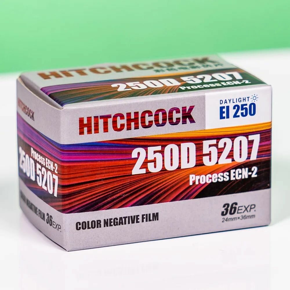 Фотопленка Vision3 250D 5207 в намотке Hitchcock (36 кадров, 1 штука, процесс ECN-2)