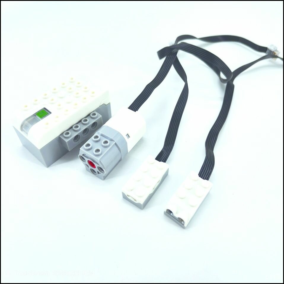 Эксклюзивный набор Wedo 2.0 с мотором, контроллером, хабом, датчиками и зарядной батареей 45300