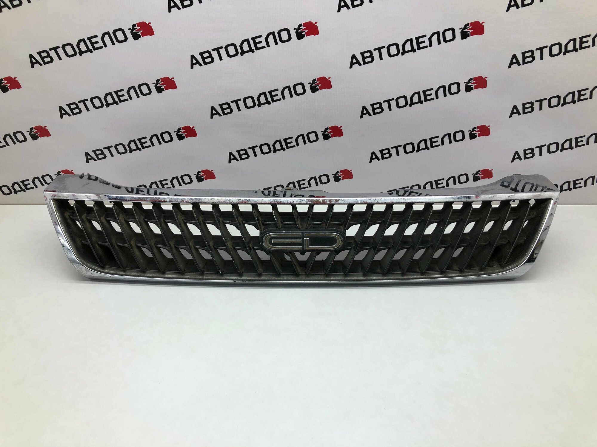 Решетка радиатора Toyota Carina Ed Е180