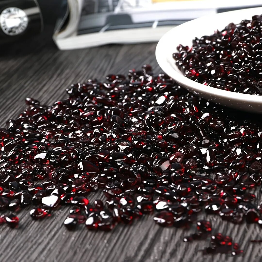 Красные кристаллы граната 3-12 мм 9-12mm, 40g