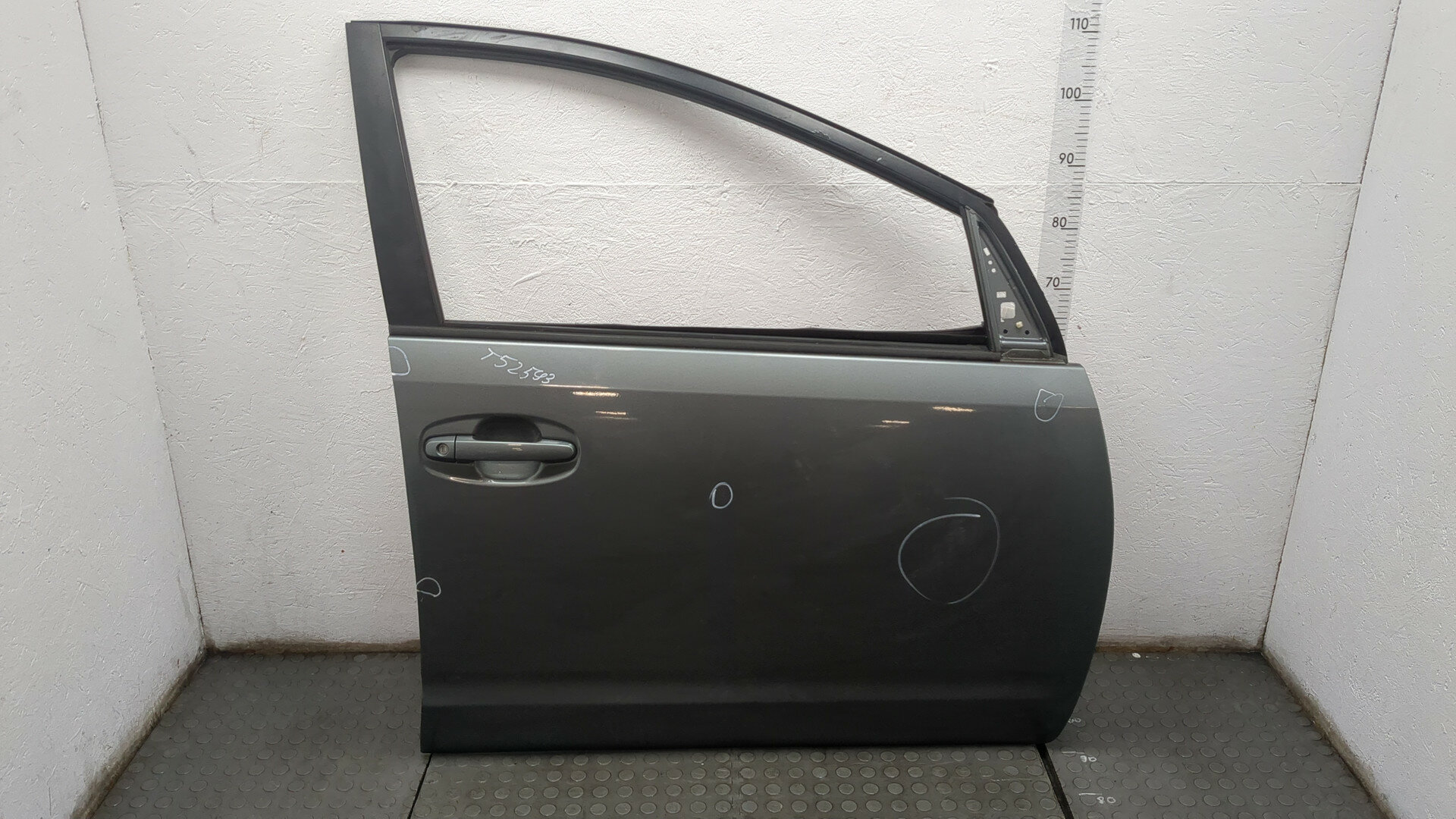 Дверь боковая (легковая) правая передняя Toyota Prius Б/У