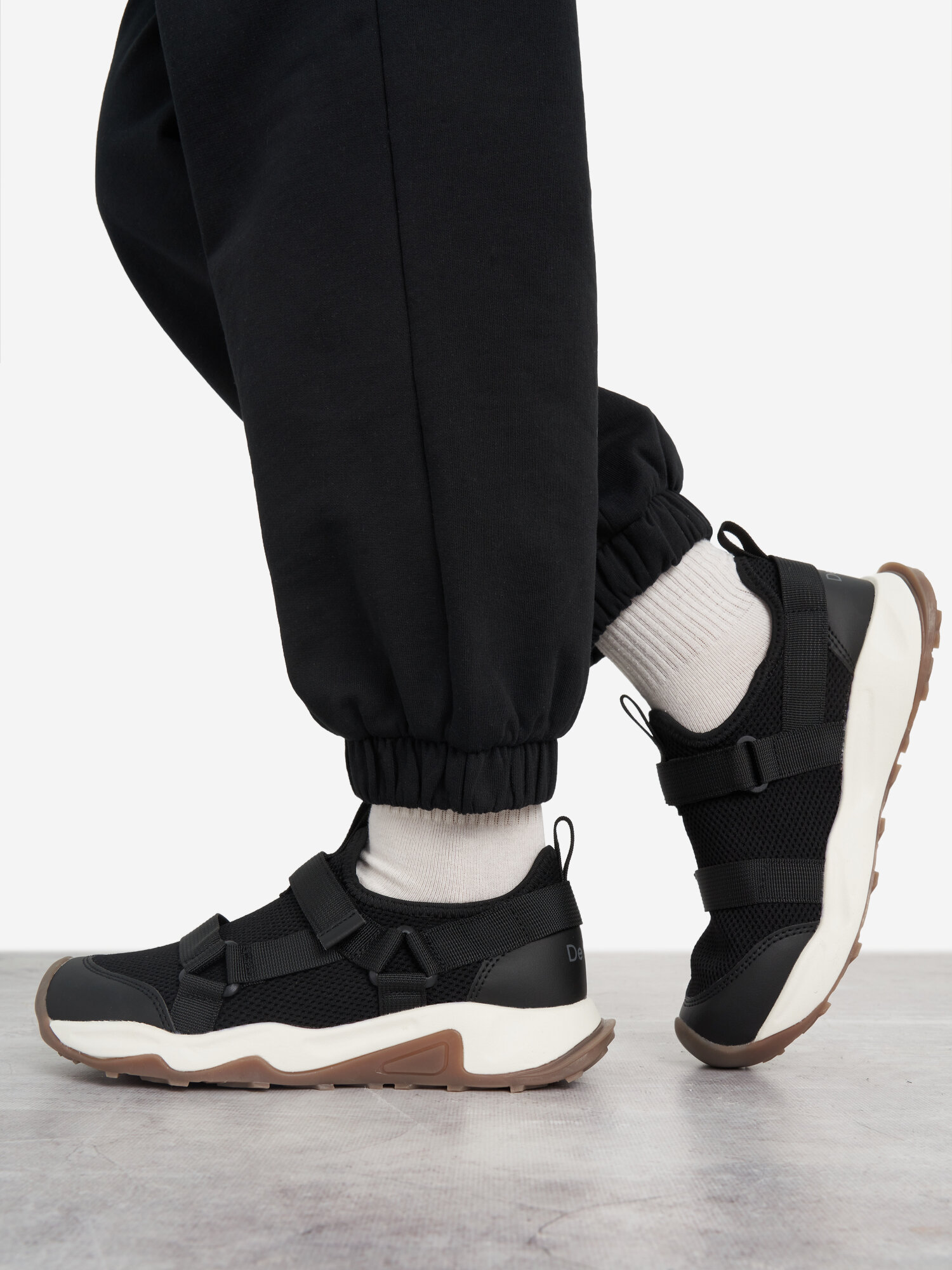 Кроссовки De Mount