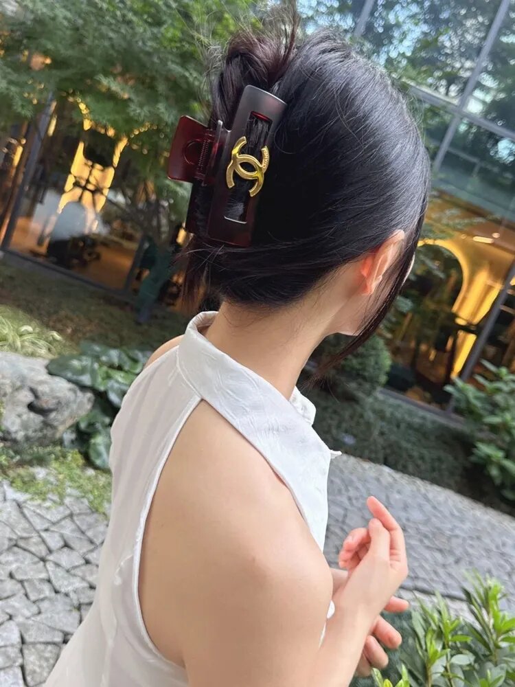 Chanel Заколка для волос 1 шт.