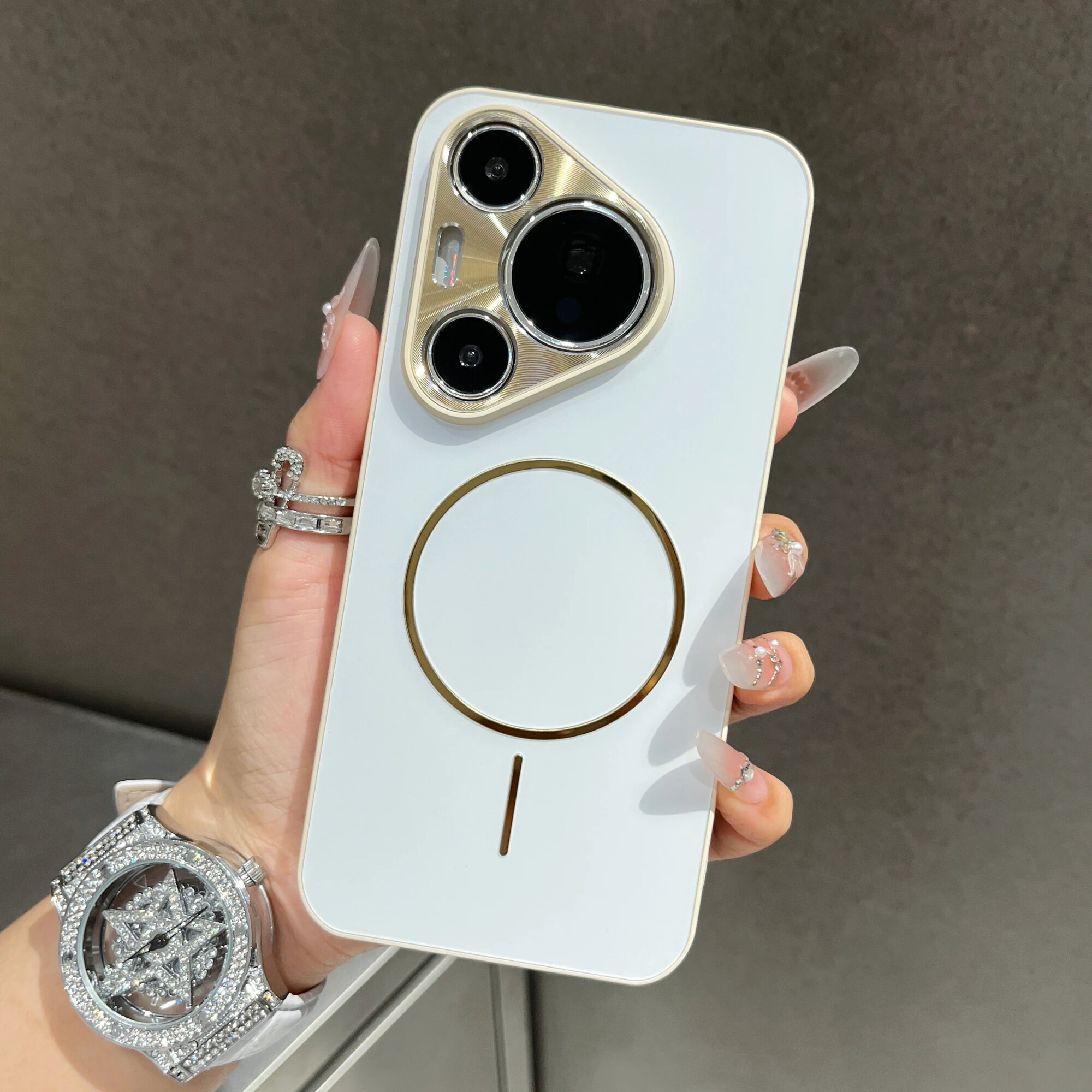 Белый чехол Huawei Pura 70 Pro с MagSafe