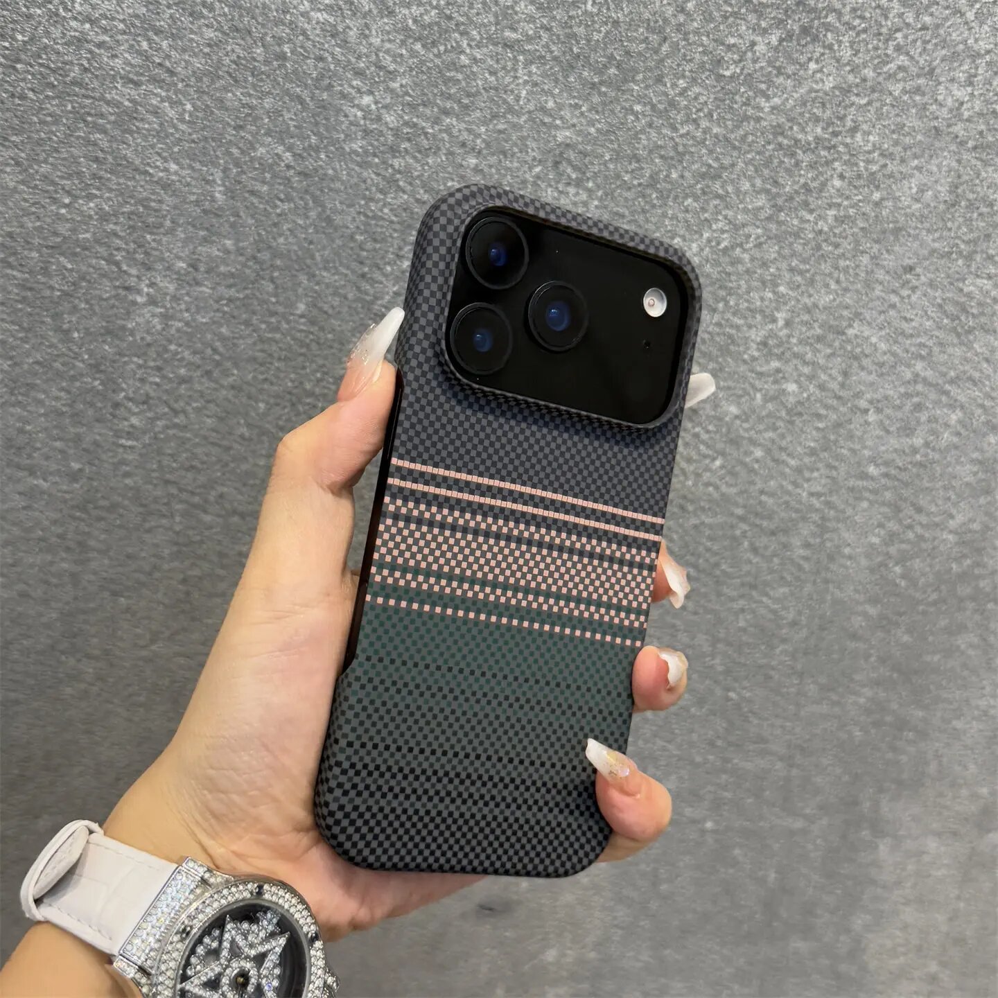 Безрамочный чехол из поликарбоната с текстурой карбона для iPhone 17 Air, 16 iPhone13, Черный, F5