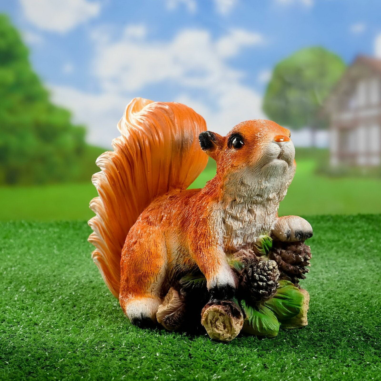 Садовая фигура из полистоуна "Белка на ветке с шишками", 14x24x21 см