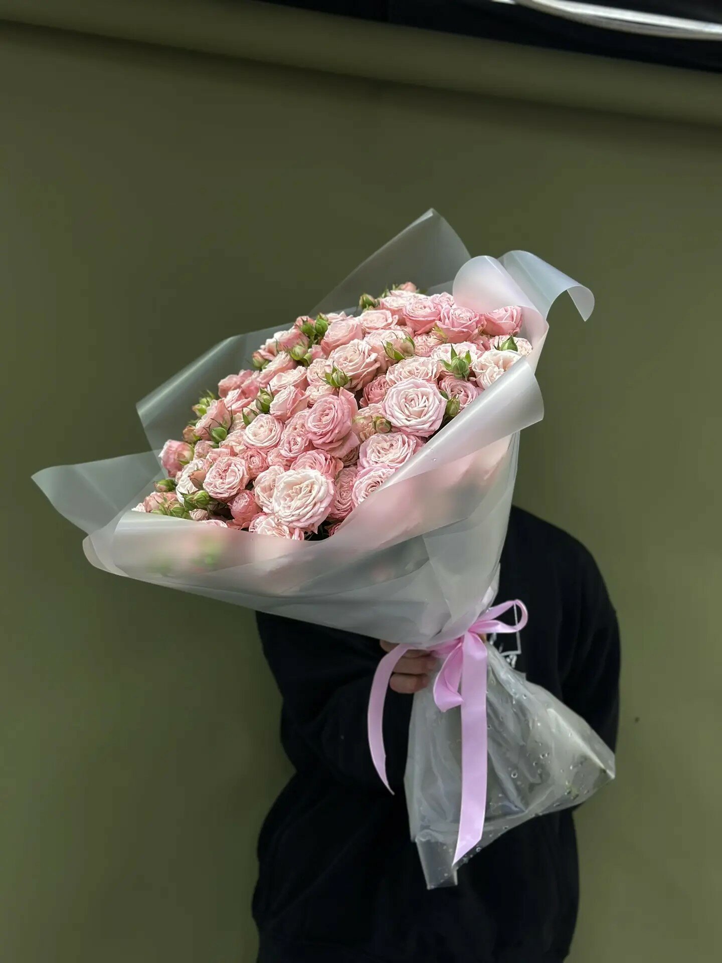 Букет из кустовой розы Кустовая Роза-19 шт Упаковка 1 шт Цена-23.935₽ Вес 2,5 кг Ширина 40 высота 40– Blooming Bliss купить с доставкой