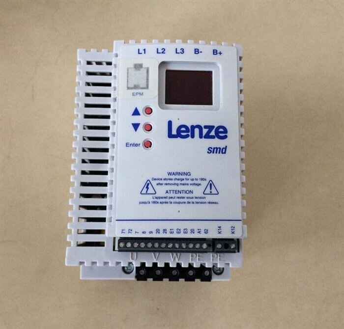 Модуль ORIGINAL LENZE ESMD302L4TXA INVERTER ESMD302L4TXA