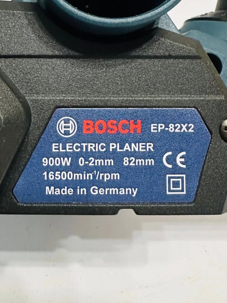 Рубанок Bosch сетевой 900W — фото 1