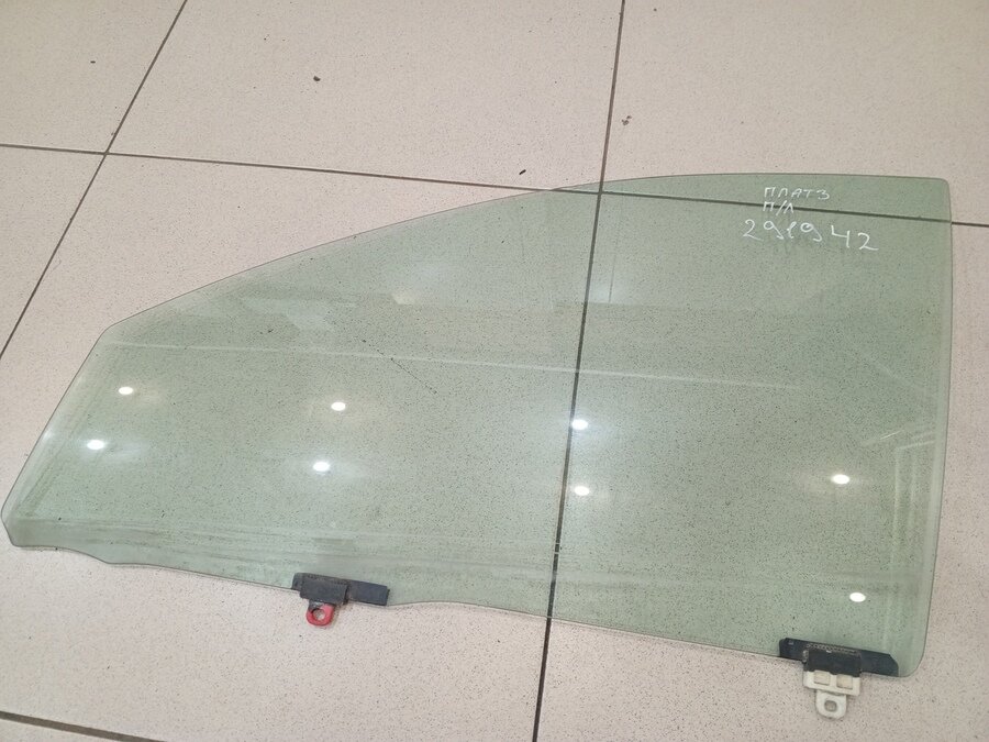 Стекло двери передней левой от Toyota PLATZ 1999-2005