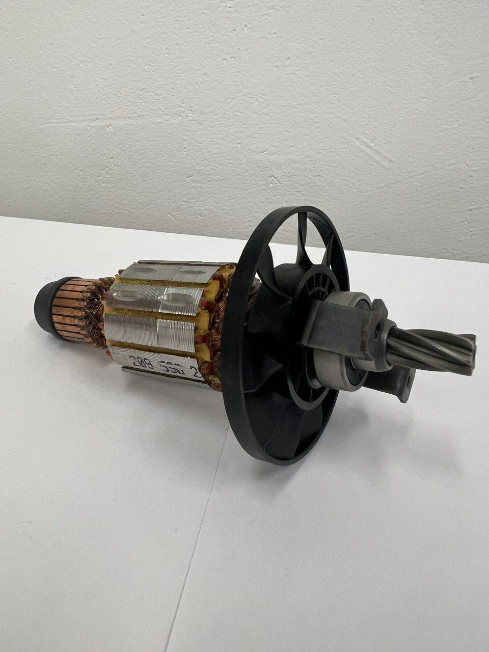 Ротор в сборе с крыльчаткой для перфоратора BOSCH GBH 3-28 FE, GBH 3-28 E, GBH 3-28 DFR 1614010705