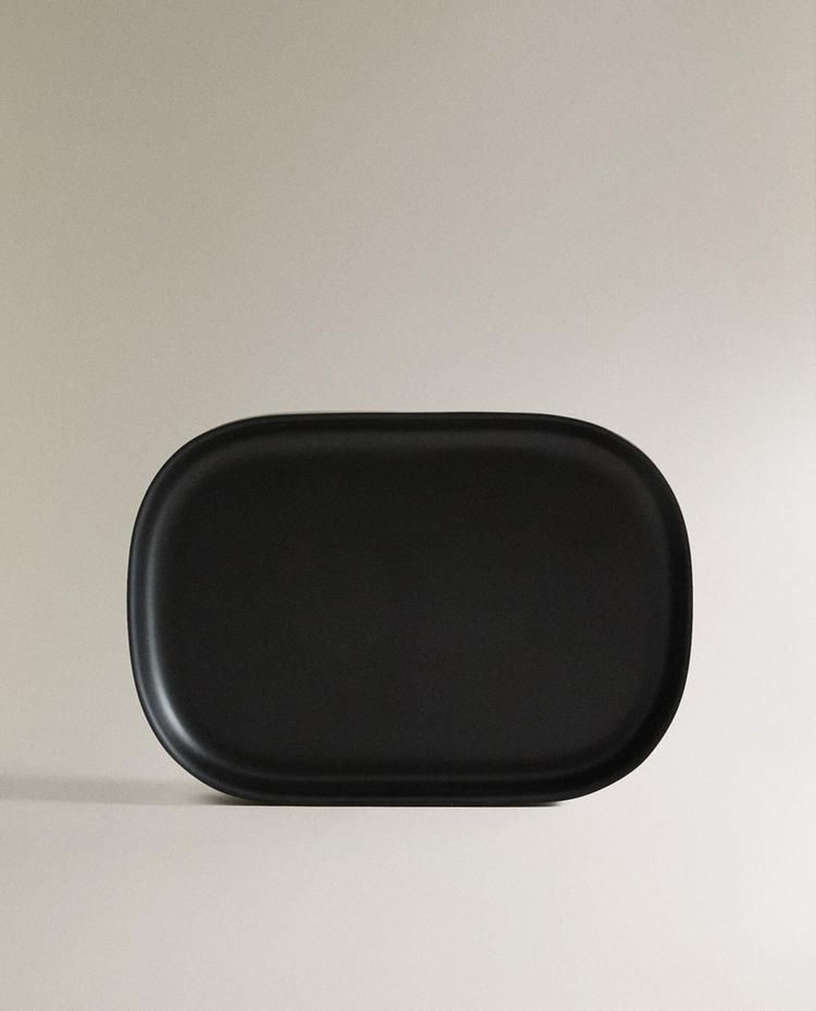 Поднос для ванной ZARA HOME 7531/102 - из черной смолы, овальный, 2,2 х 15,5 х 22,5 см