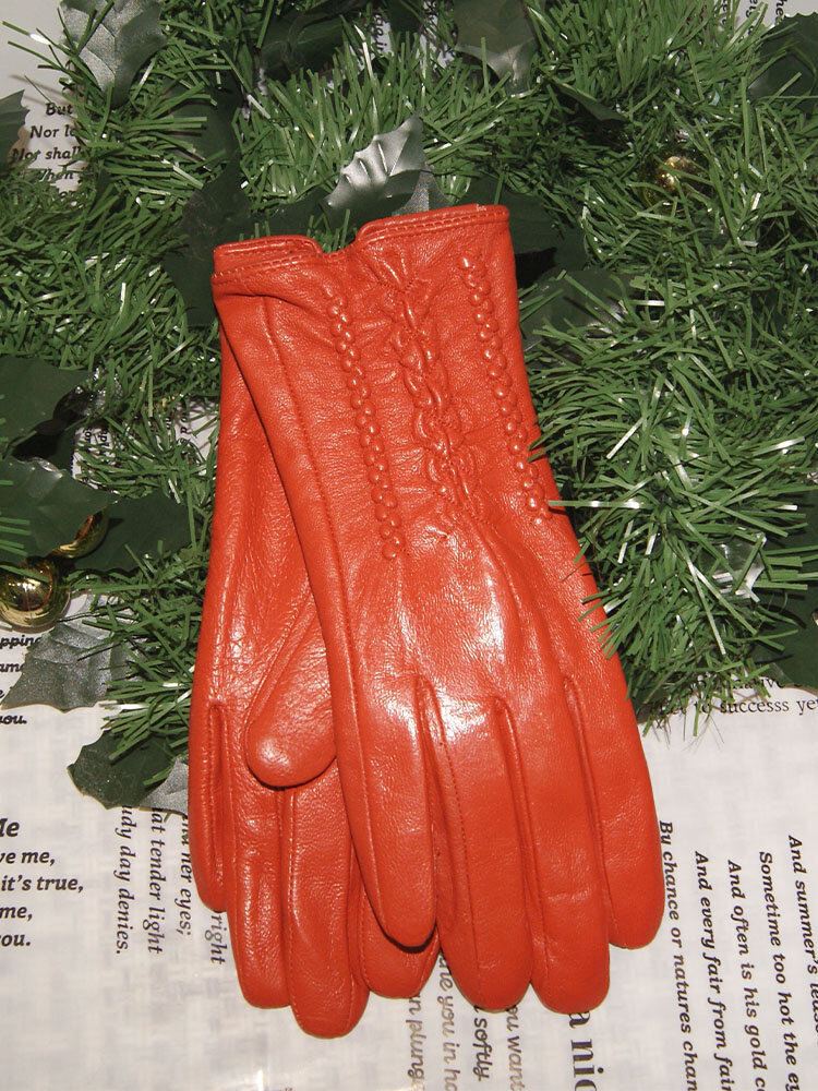 Перчатки для женщин