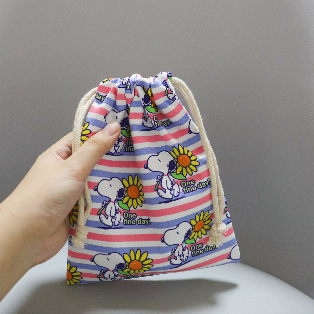 Miniso Сумка для телефона со Снупи на завязках, маленькая, симпатичная, портативная, подходит для студентов и девочек.