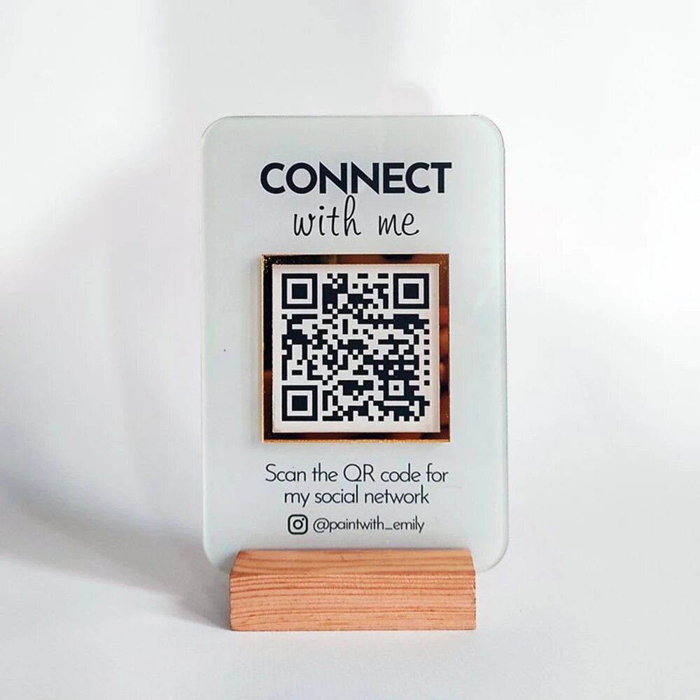 Деревянная акриловая табличка с QR-кодом