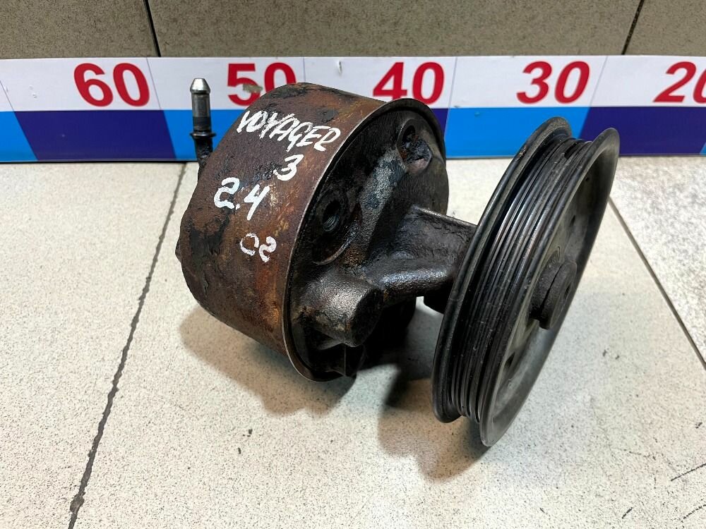 Насос гур Chrysler Voyager III 04684158AB