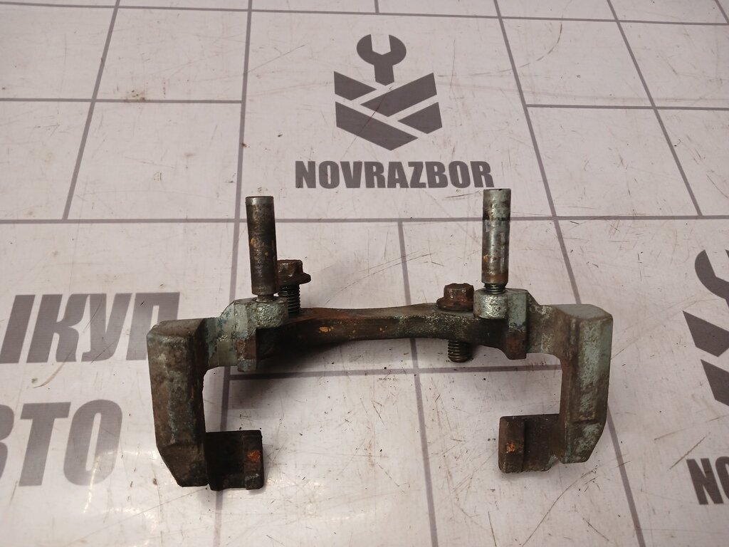 Скоба суппорта переднего Ford Focus 2 05-08