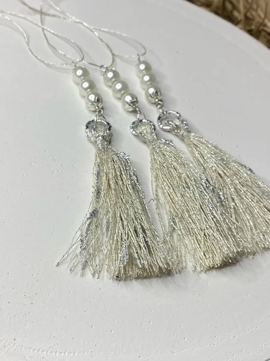 Елочное украшения новогоднее жемчуг и серебрянные кисти