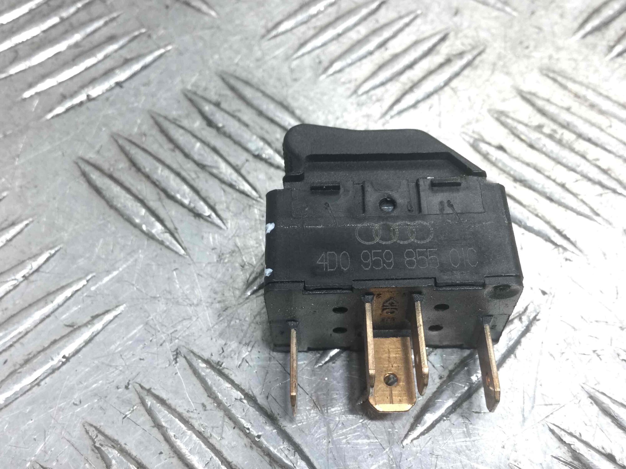 Б/У Кнопка стеклоподъемника заднего правого Audi A8 A8 D2 (4D2 1994 - 2002 1998 г.