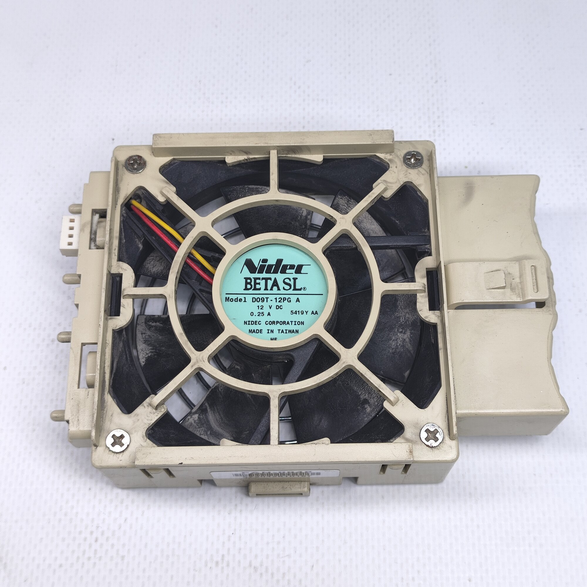 Nidec Beta SL D09T-12PG 12v 0.25A / Вентилятор серверный