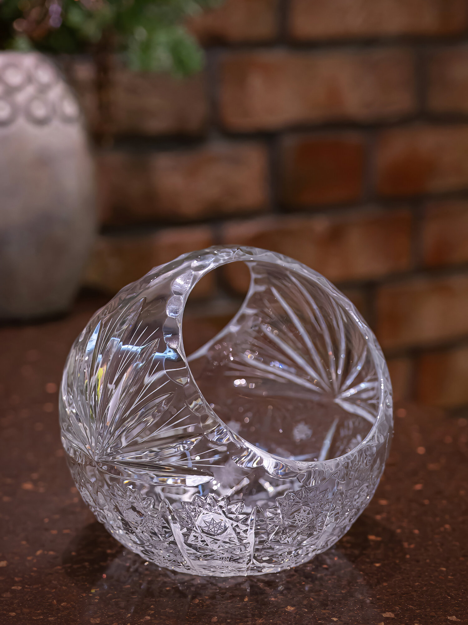 Ваза корзинка хрустальная для хранения сладкого, с ручкой, настольная, Неман 1100/18, 6015