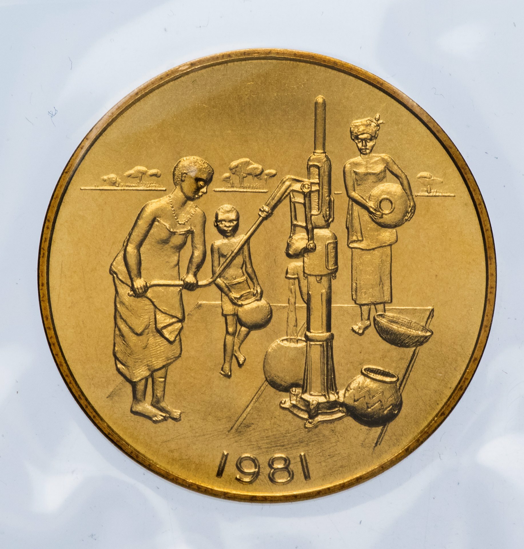 Западная Африка 10 франков 1981 в запайке ESSAI Пробник, Алюминиевая бронза, в сохранности UNC