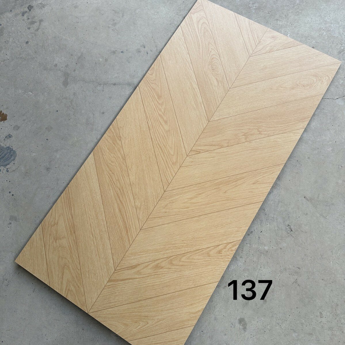 Японский стиль, плитка с текстурой дерева и узором рыбьей кости 600x1200, французский ретро стиль для гостиной и столовой, нескользящая и износостойкая напольная плитка