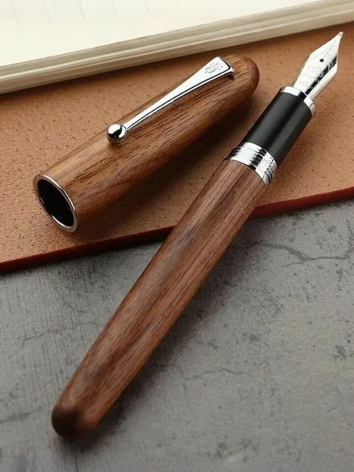 Перьевая ручка корпус из дерева. Китай. Перо открытое М (0,75 мм). Заправка поршнем.