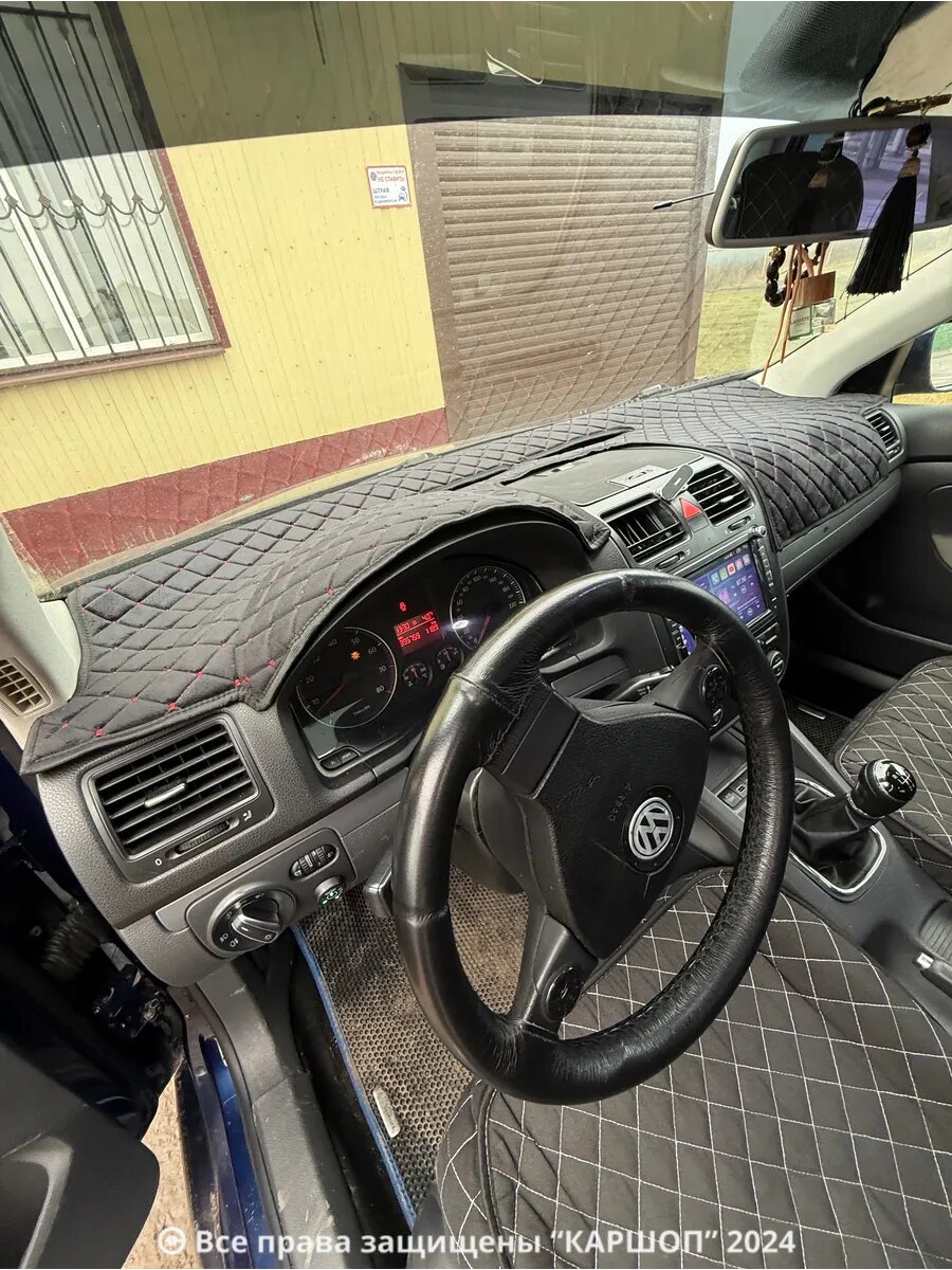 Накидка на панель для Volkswagen Jetta 5