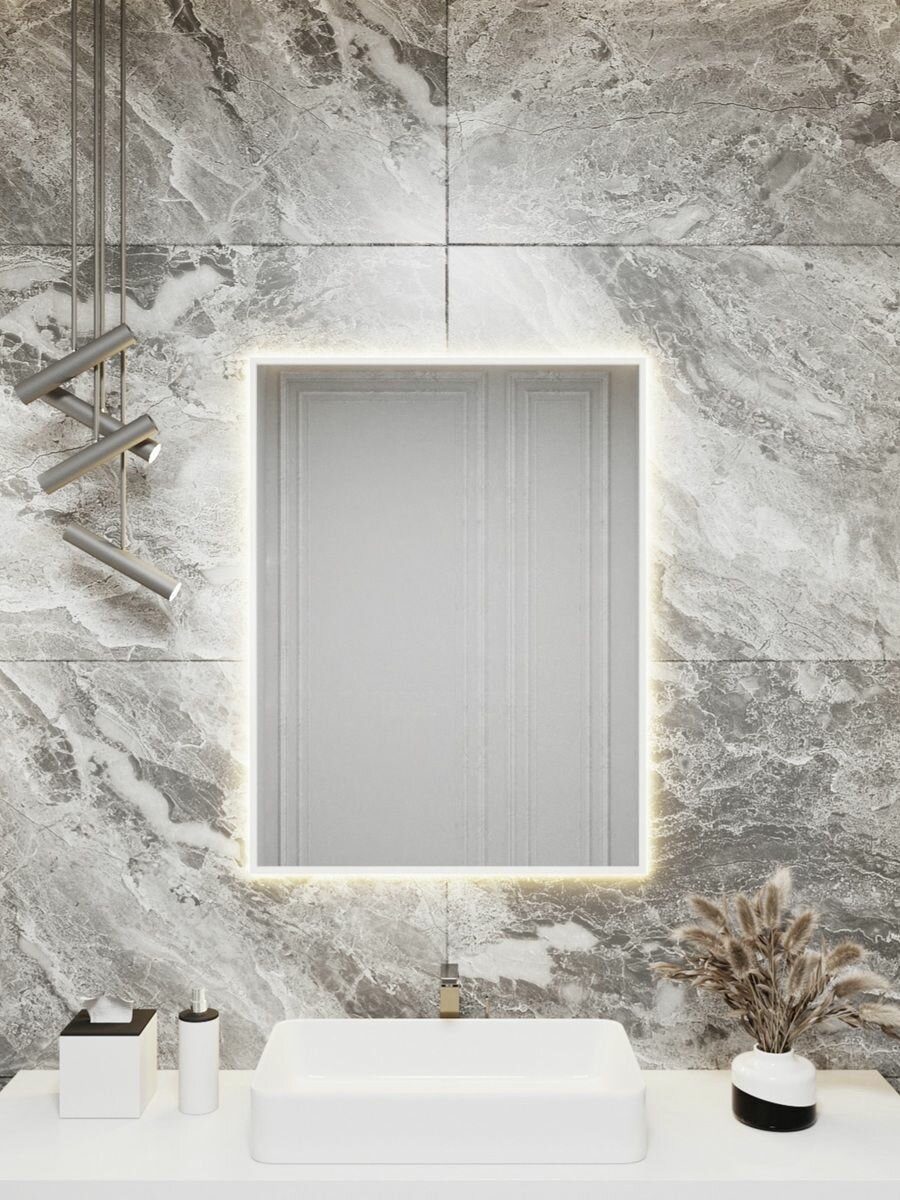 Зеркало в ванную 90х60 см. белое с подсветкой. Свет: Нейтральный белый 4500К. В алюминиевой раме настенное BLX MIRROR