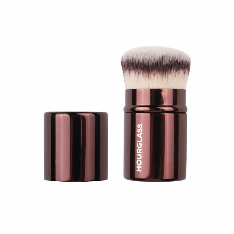 HOURGLASS BRUSH Кисть для тонального крема AMBIENT SOFT GLOW