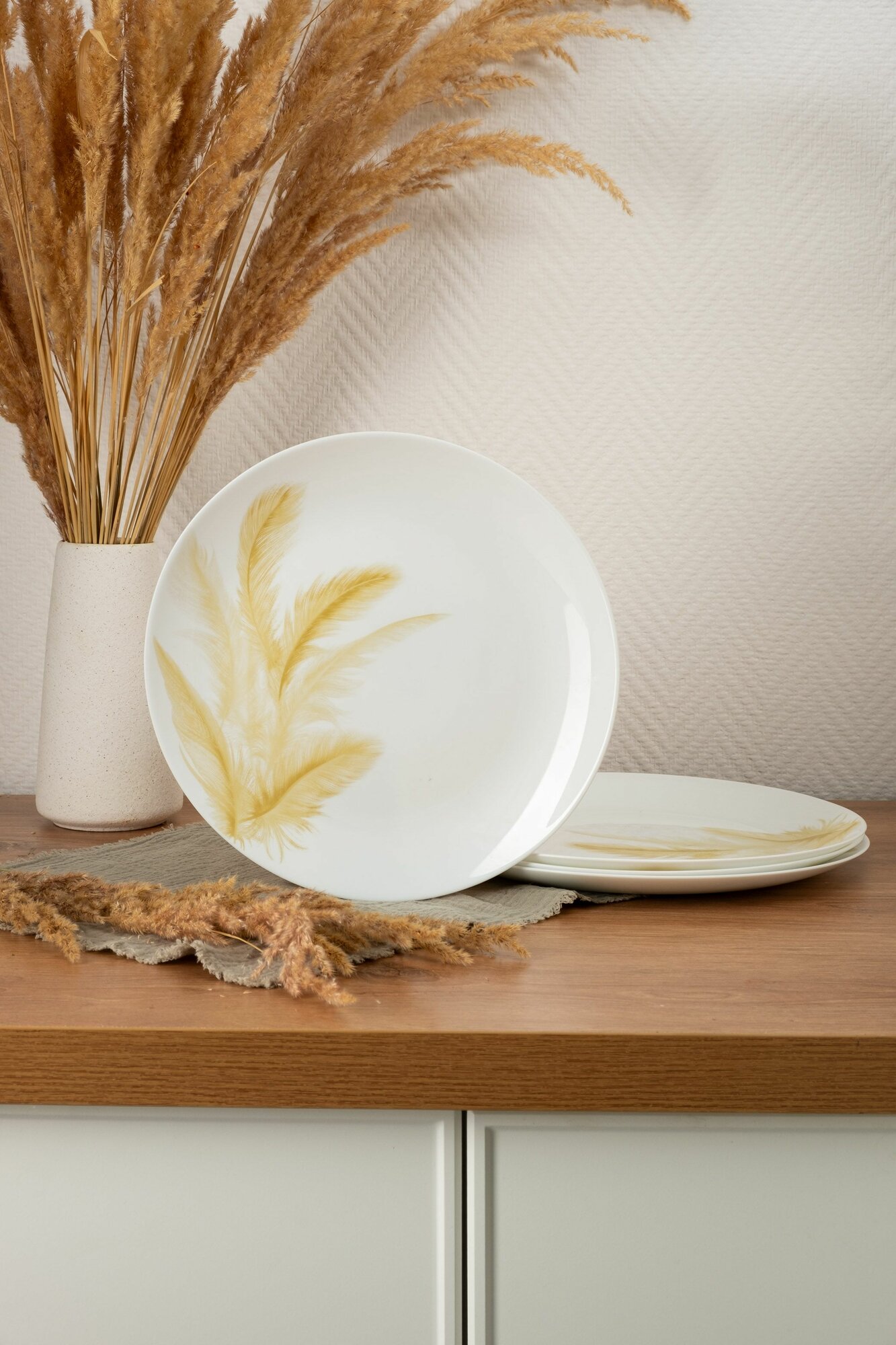 Набор плоских обеденных тарелок 4шт 26,5см "Золотое перо" стеклокерамика, тарелки на 4 персоны
