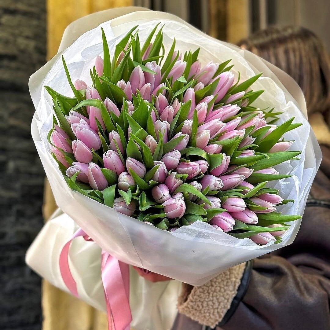 Букет из фиолетовых тюльпанов 51 шт, красивый букет цветов, шикарный, премиум цветы, премиум букет