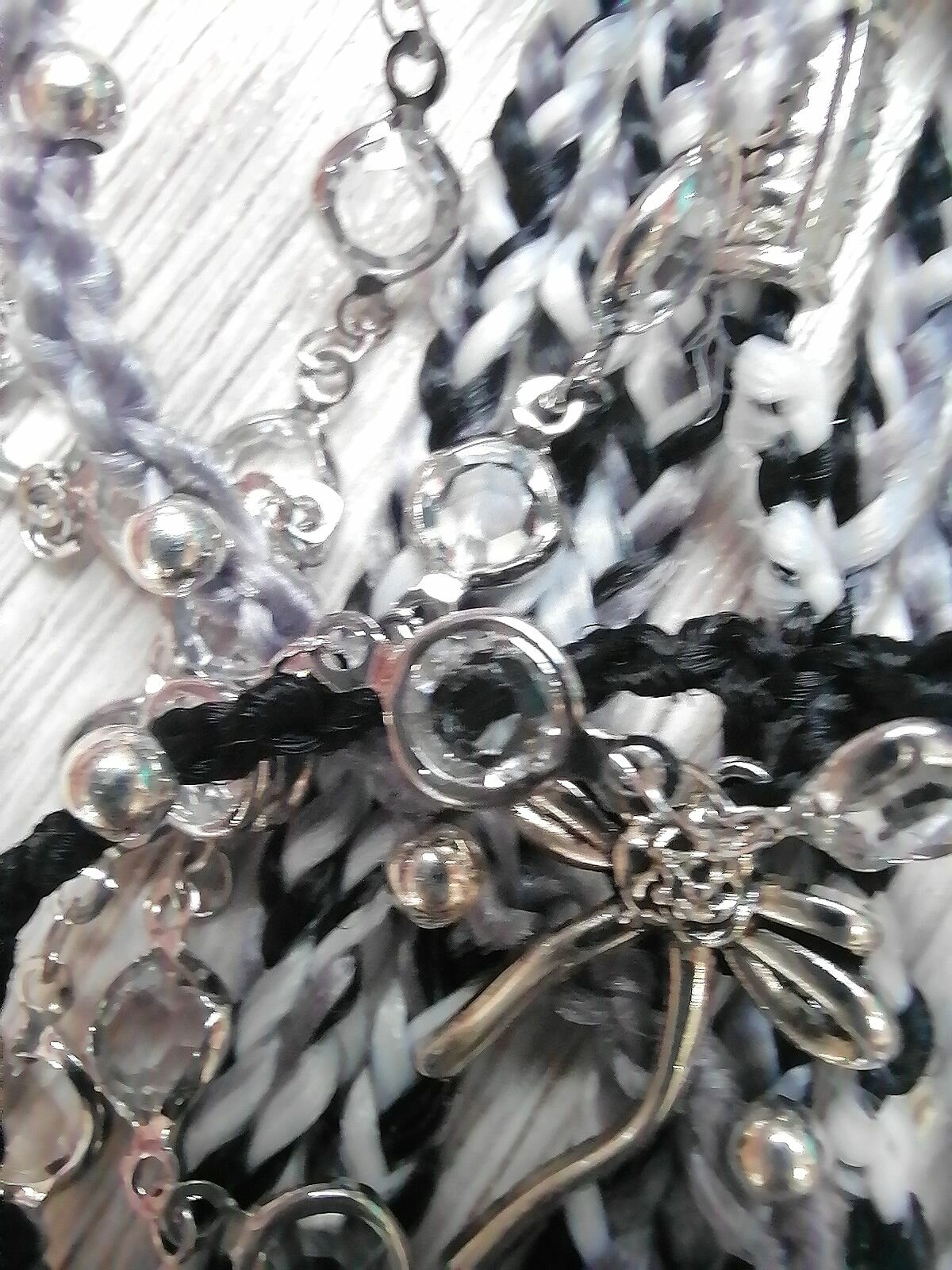 Резинка для волос с подвесками