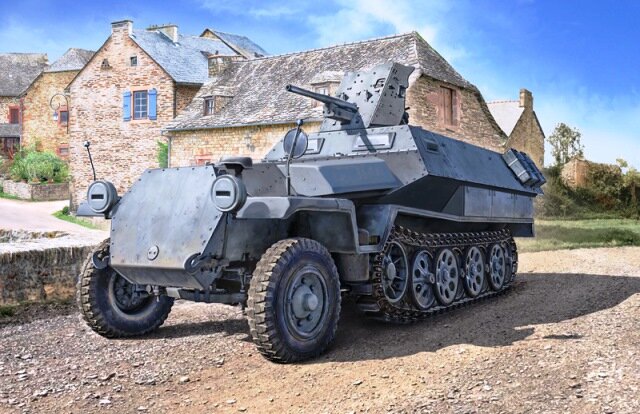 7079 Italeri Бронетранспортер Sd.Kfz. 251/10 с пушкой 3,7 см 1/72