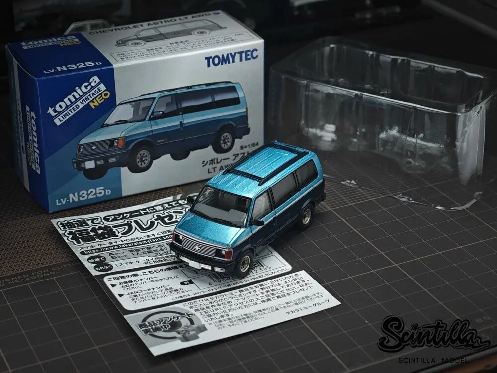 Машинка Tomytec 1/64 Tomica Limited Vintage(TLV)LV-N325b Chevrolet Astro LT AWD 1994 Alloy Car Model Collection Gift
