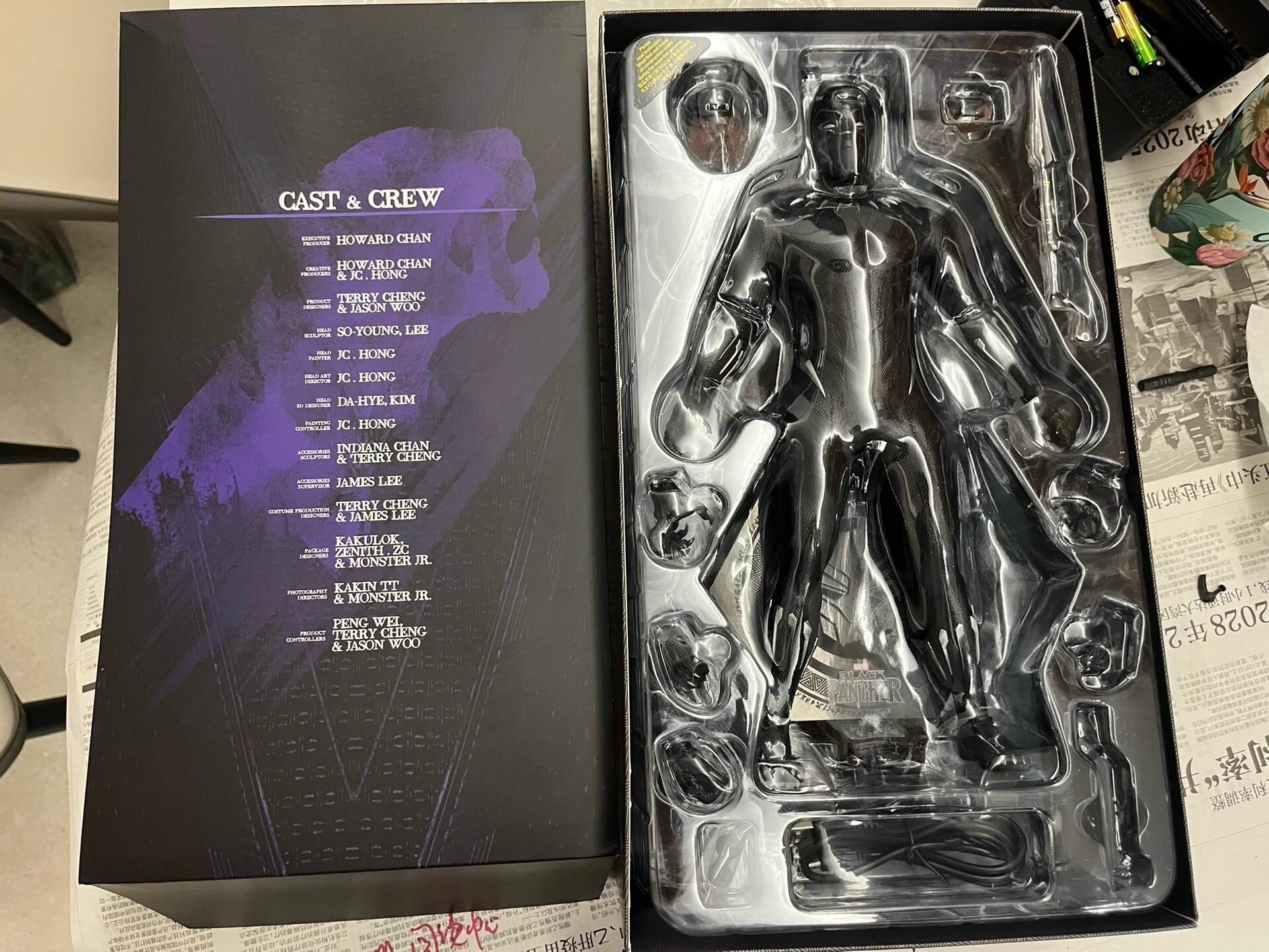 Коллекционная фигурка 1/6 Чёрная Пантера от Hot Toys из фильма Чёрная Пантера (MMS470)