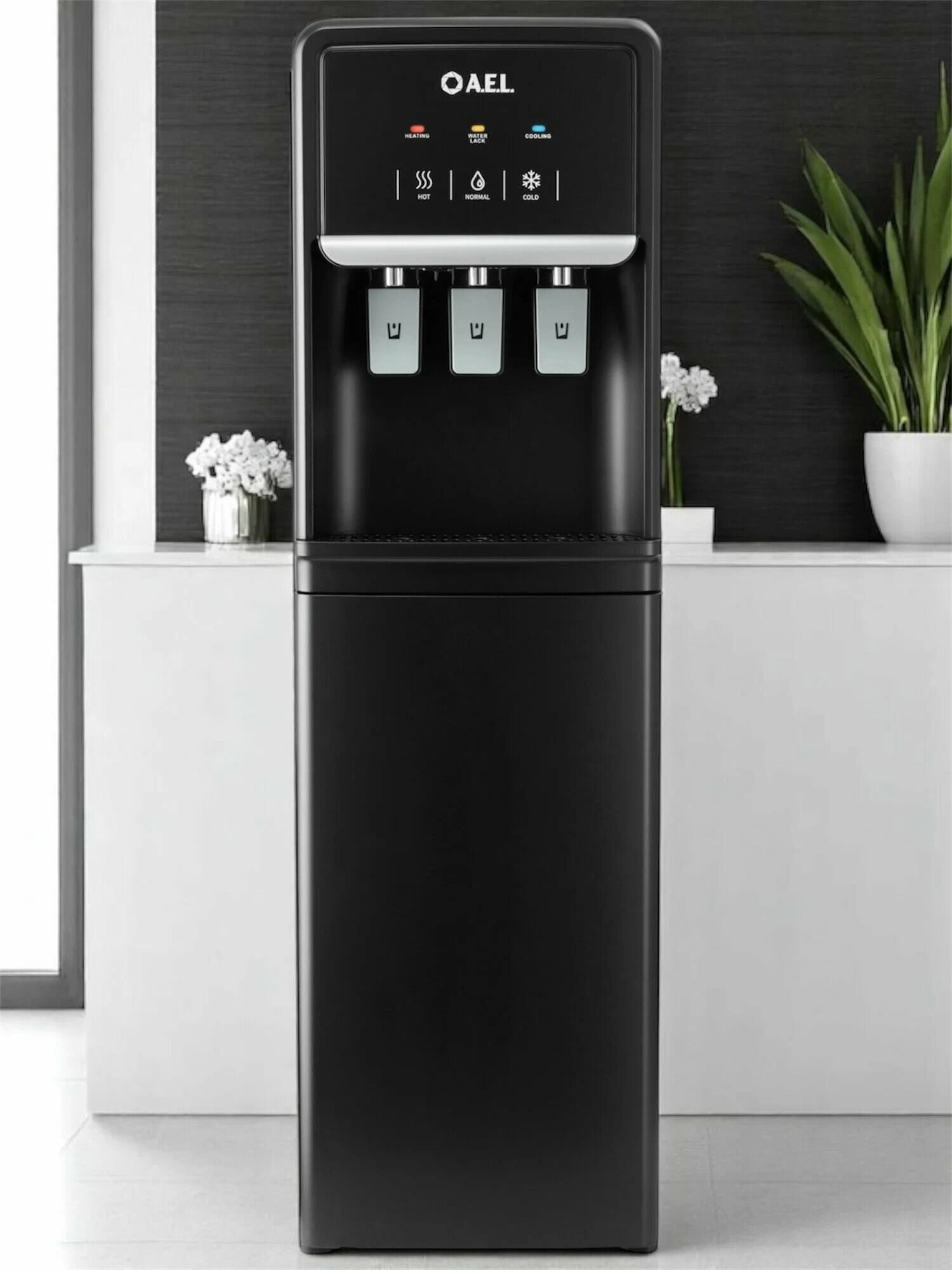 A.E.L. LD-815A. Гарантия 12мес. С нагревом, охлаждением и водой комнатной температуры.