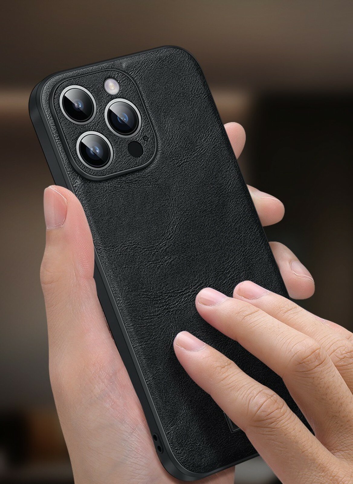 Задняя панель-чехол-накладка MyPads из натуральной кожи для iPhone 15 Pro черного цвета
