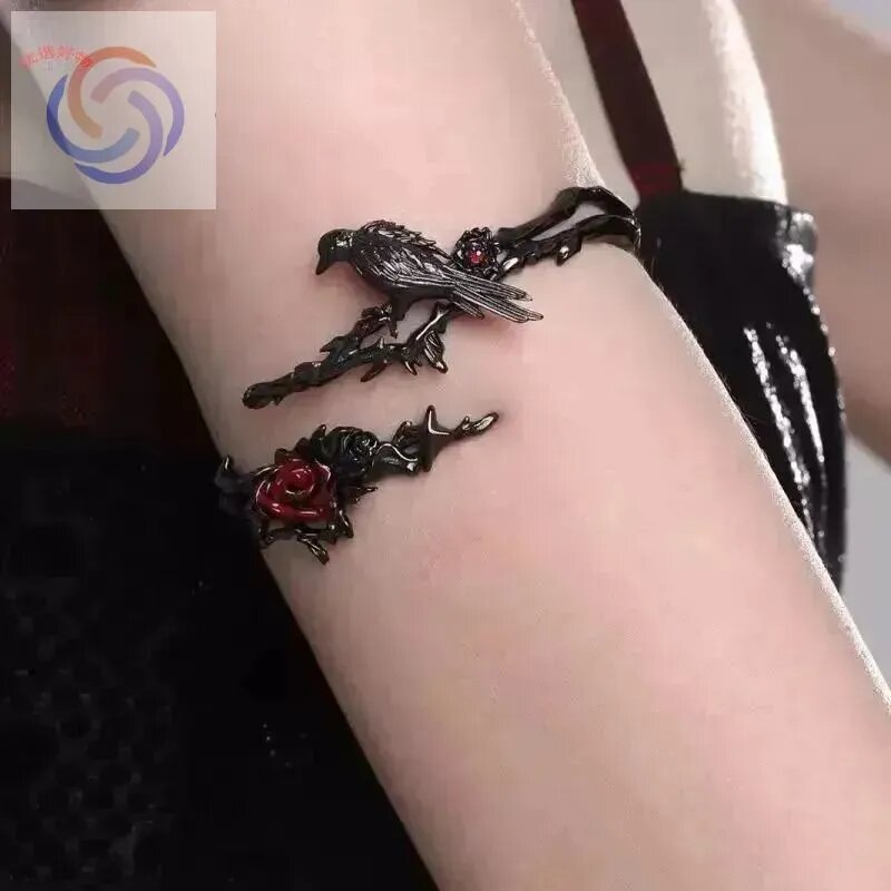 Браслет бэнгл "Черная роза и птица", готический стиль