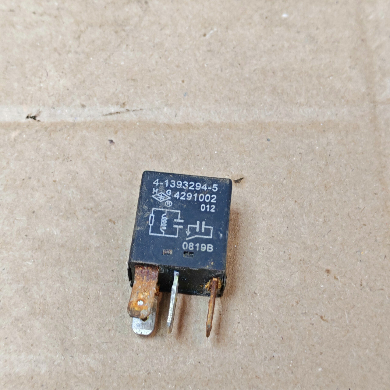 реле Brilliance M2 4G93 (4-1393294-5)