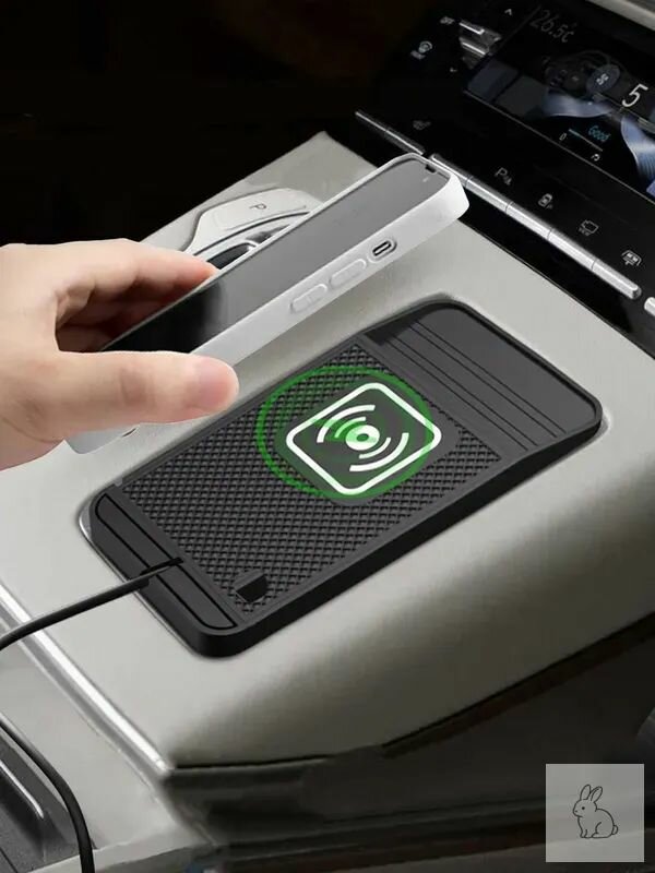Зарядное устройство автомобильное беспроводное для телефона iphone, android, зарядка коврик для смартфона, наушников и часов быстрая беспроводная зарядка в машину зарядный коврик