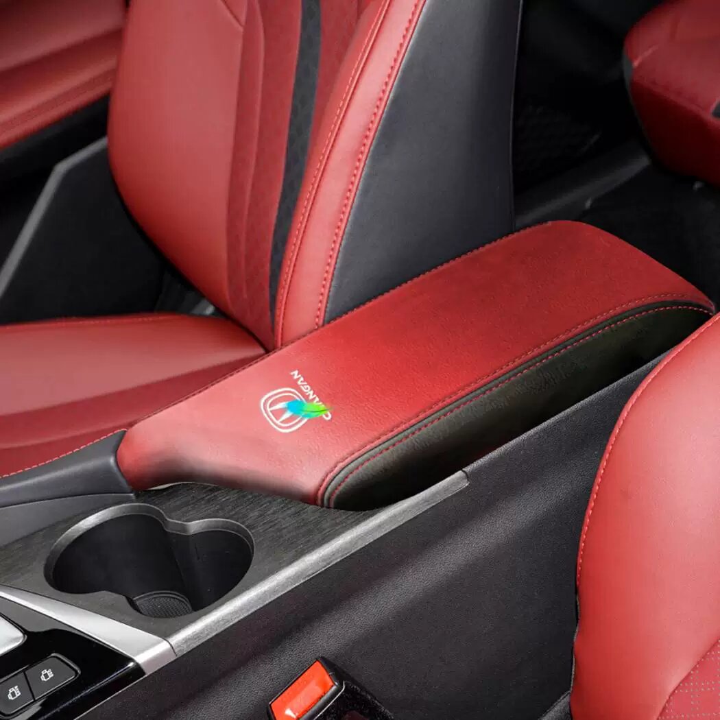 Двухкружный чехол для центральной консоли Changan Yidong PLUS 2020-2023, средний красный бок черный логотип