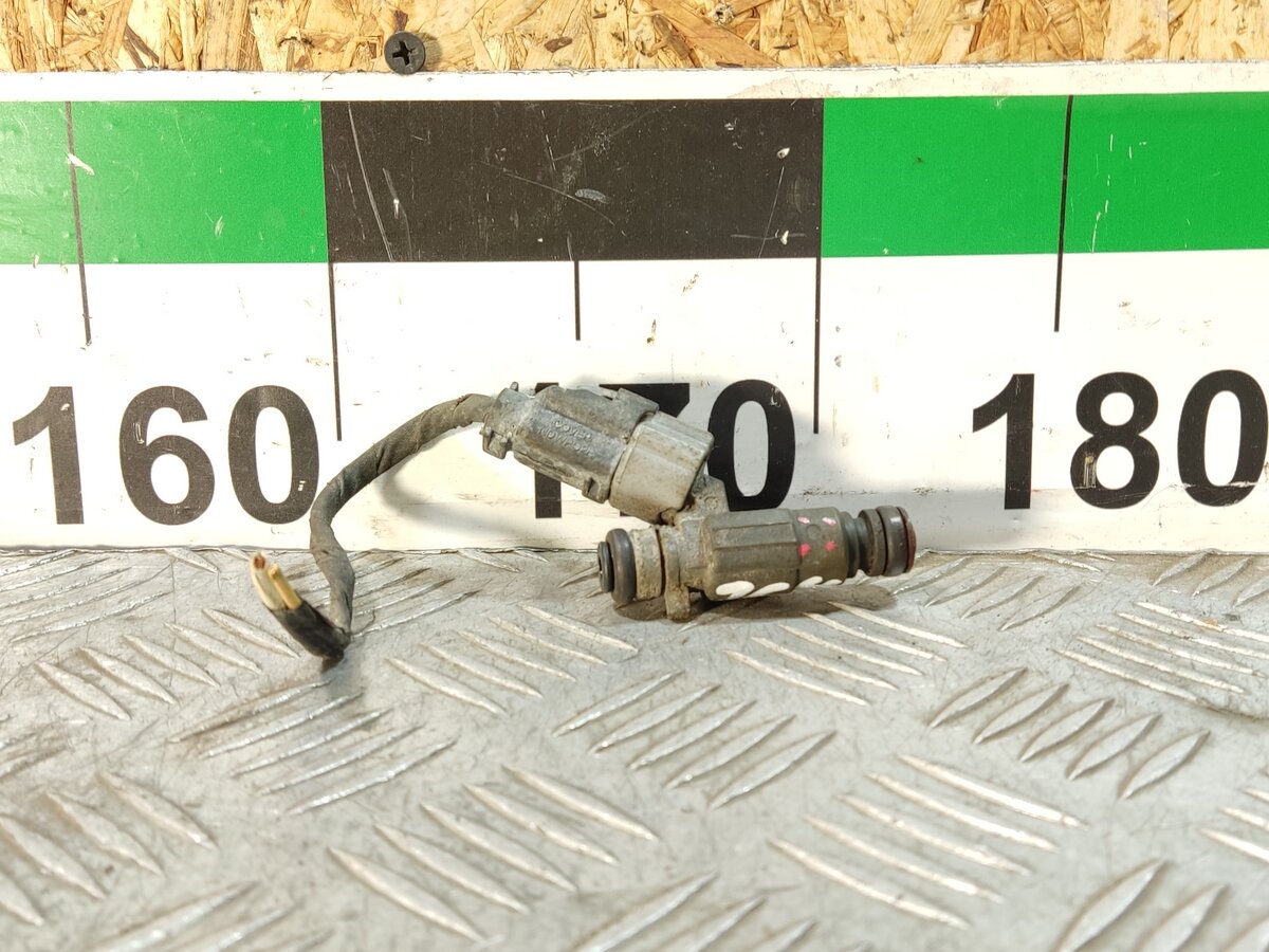 Форсунка двигателя KIA Ceed 2007-2012 353102B000