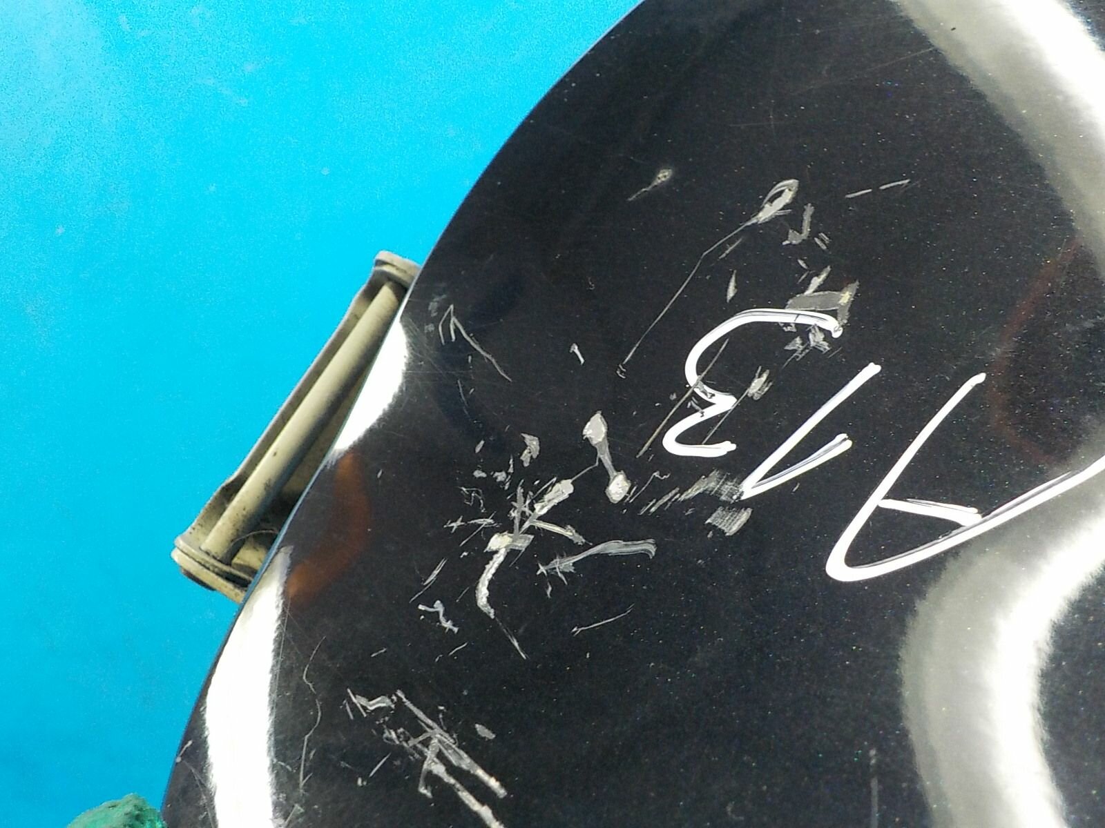 Лючок бензобака SUZUKI Grand Vitara 3 2005-2015 6432065J12 - Б/У